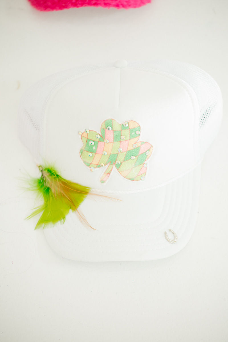 *CLOVER WHITE TRUCKER HAT – Judith March